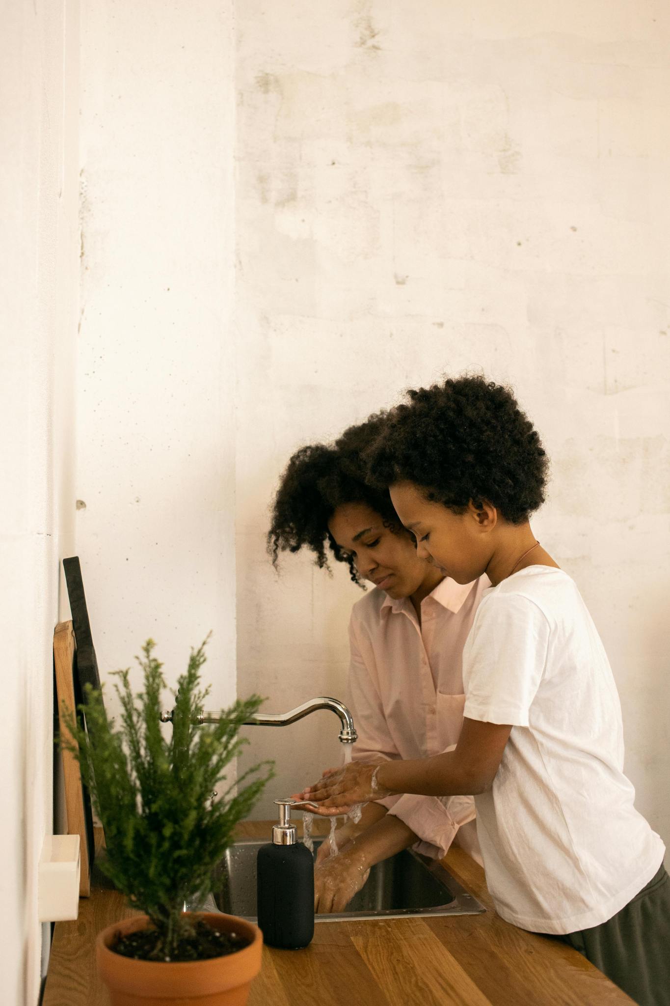 Three Ways to Reduce Water Consumption in Your Kitchen - My Green ...